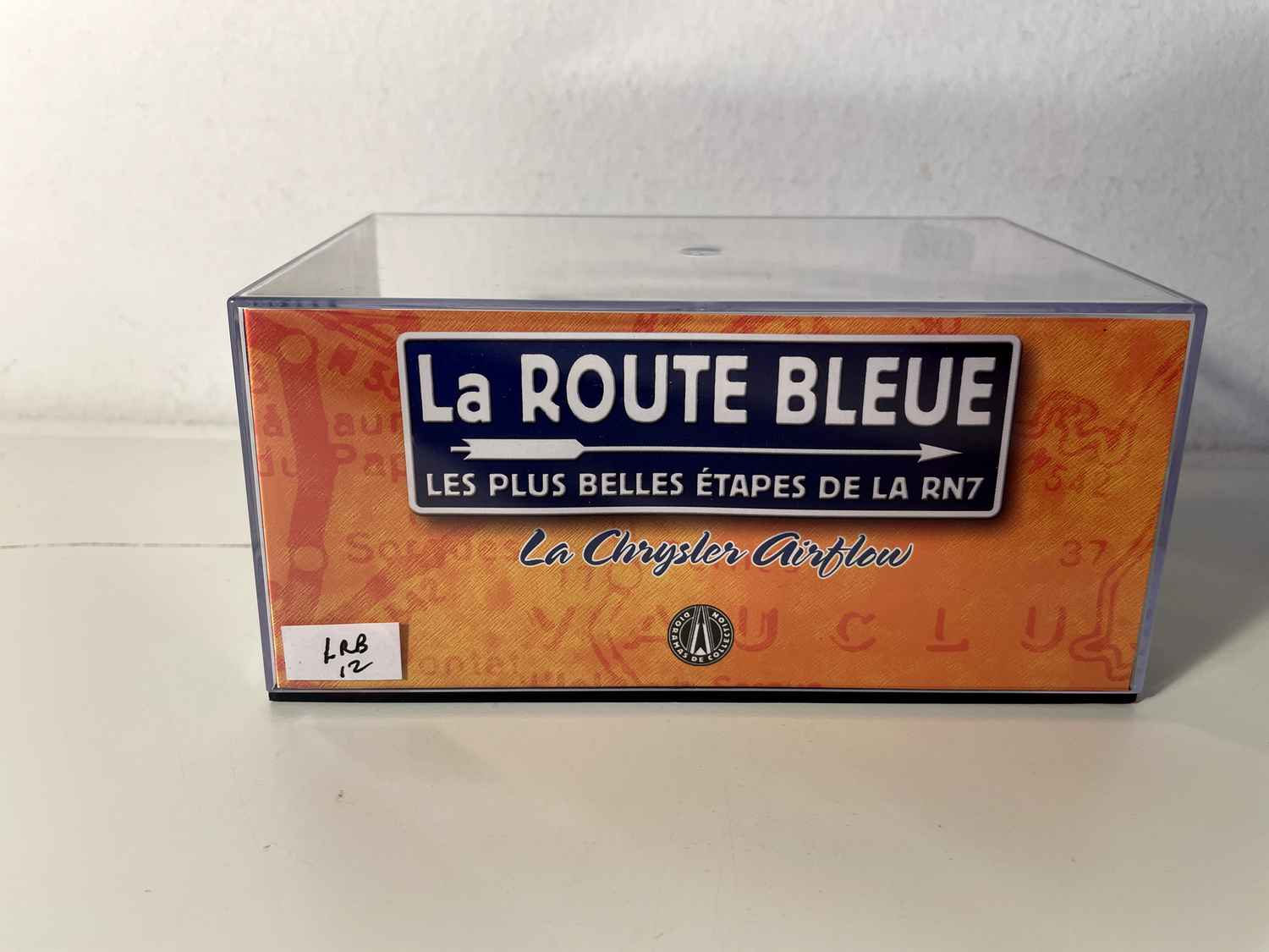 Chrysler Airflow grise et bordeaux - La Nationale 7 - la route bleue ...